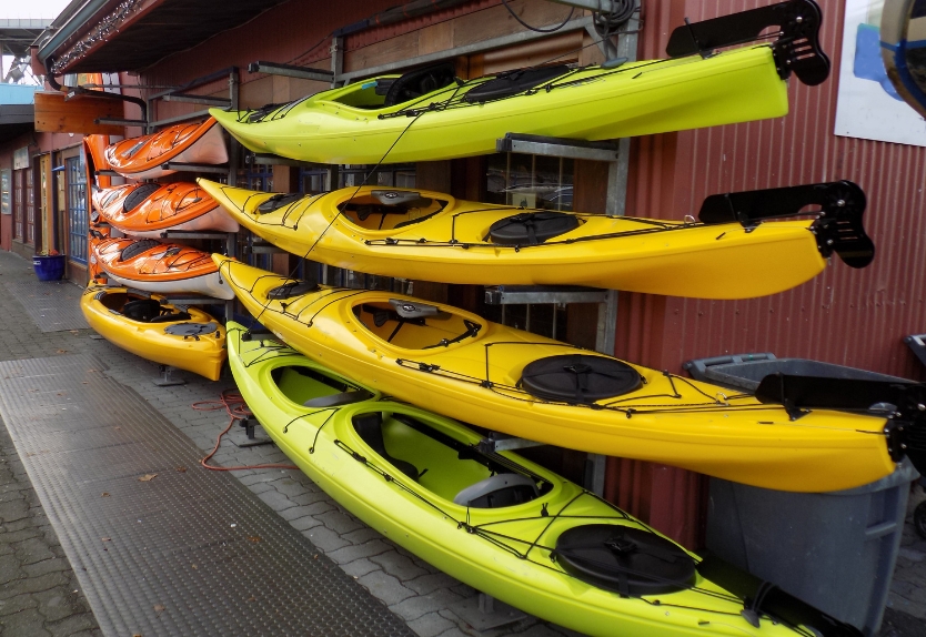 10 Tips On Buying A Kayak Without Breaking The Bank - Kayaking Insiders